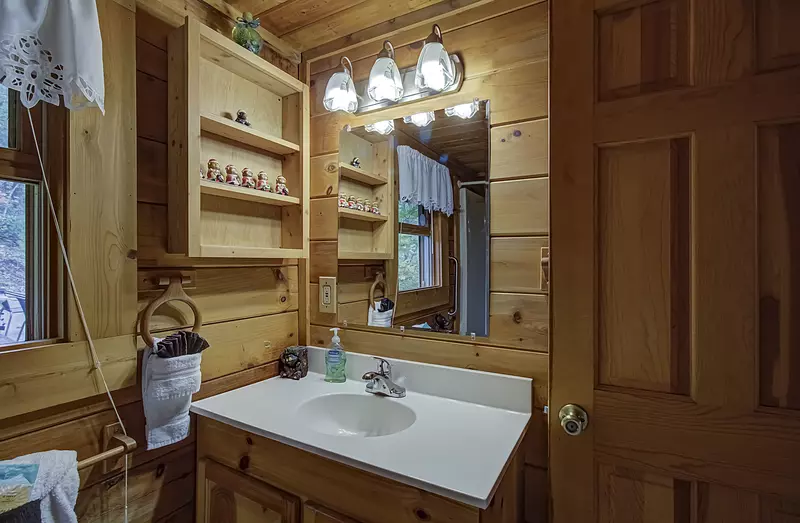 Teddy Bear Haven - Accommodations by Great Cabins in the Smokies